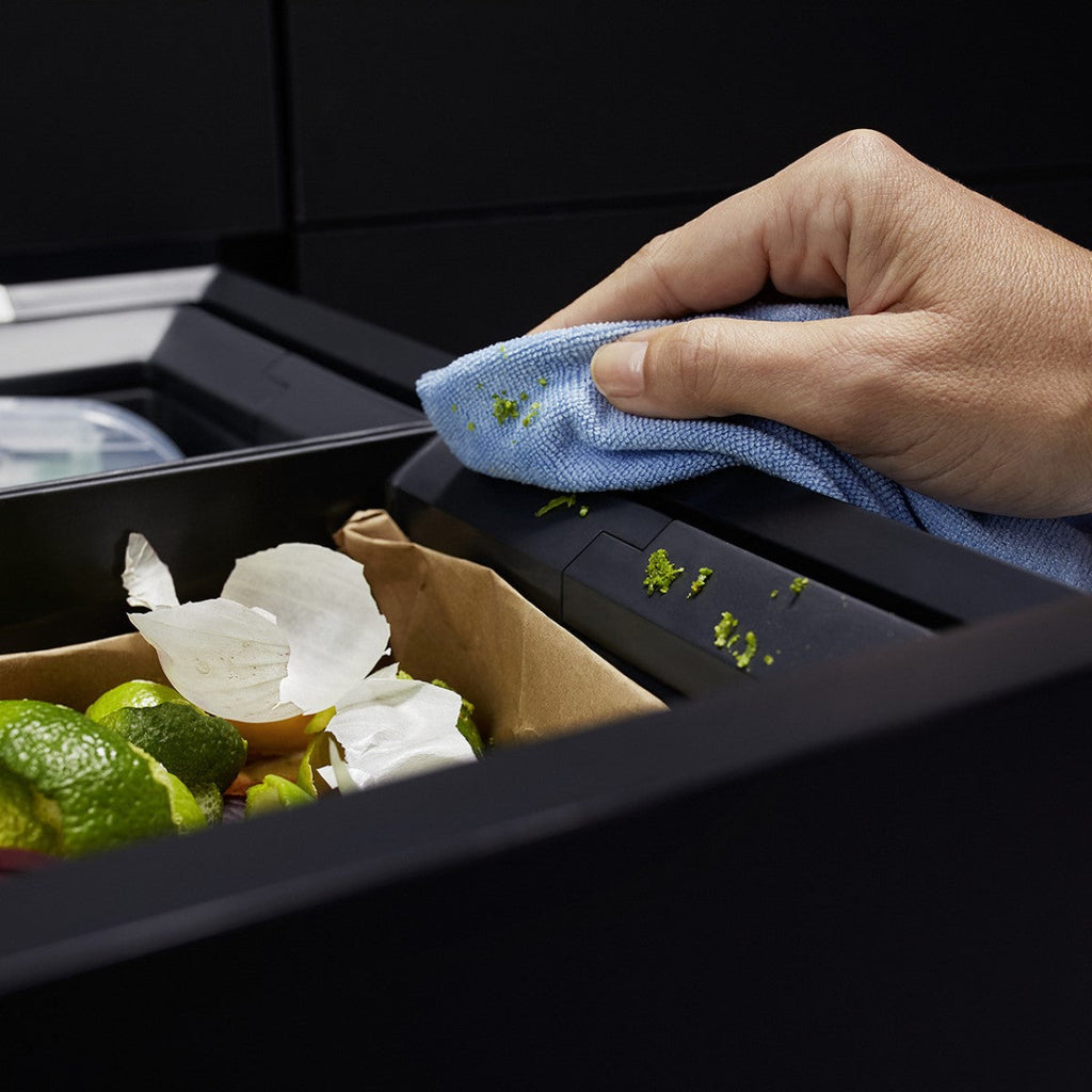 526644 Blanco Flexon II Low 60/4, 2 x 15l, 2 x 6l sorter odpadkov